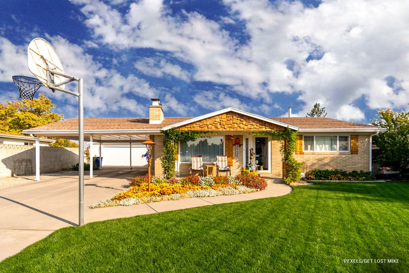 Using Landscape Fabric Under Walkways, Patios and Paths – ECOgardener